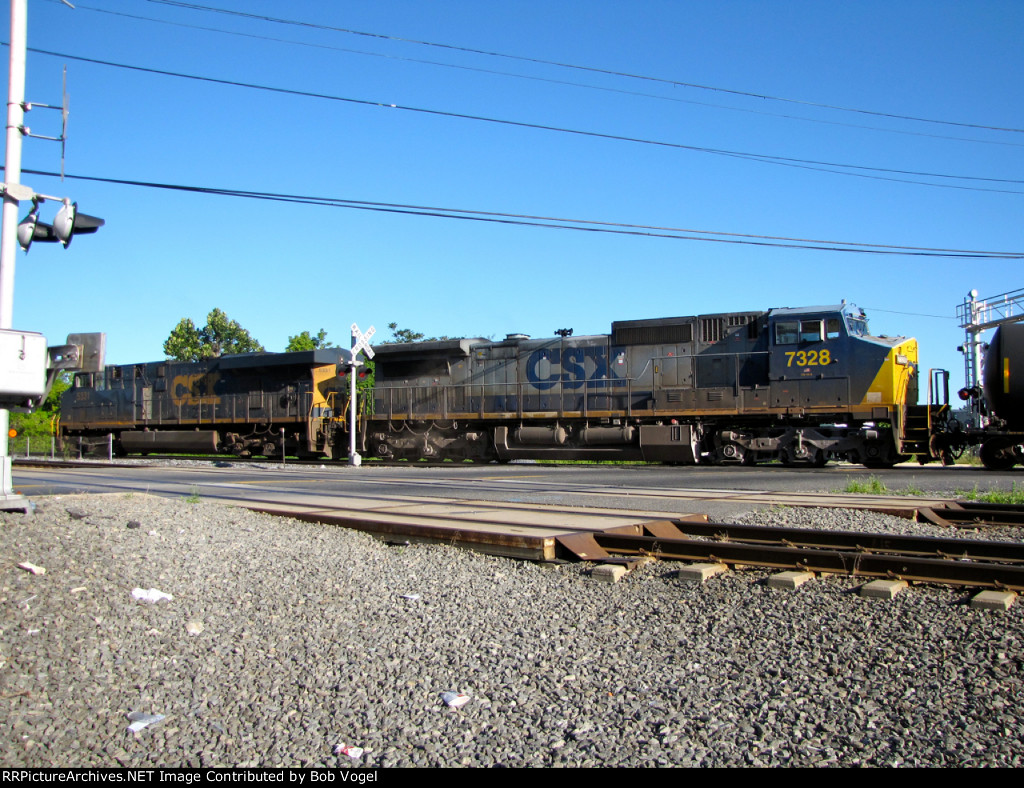 CSX 7328 and 5331
